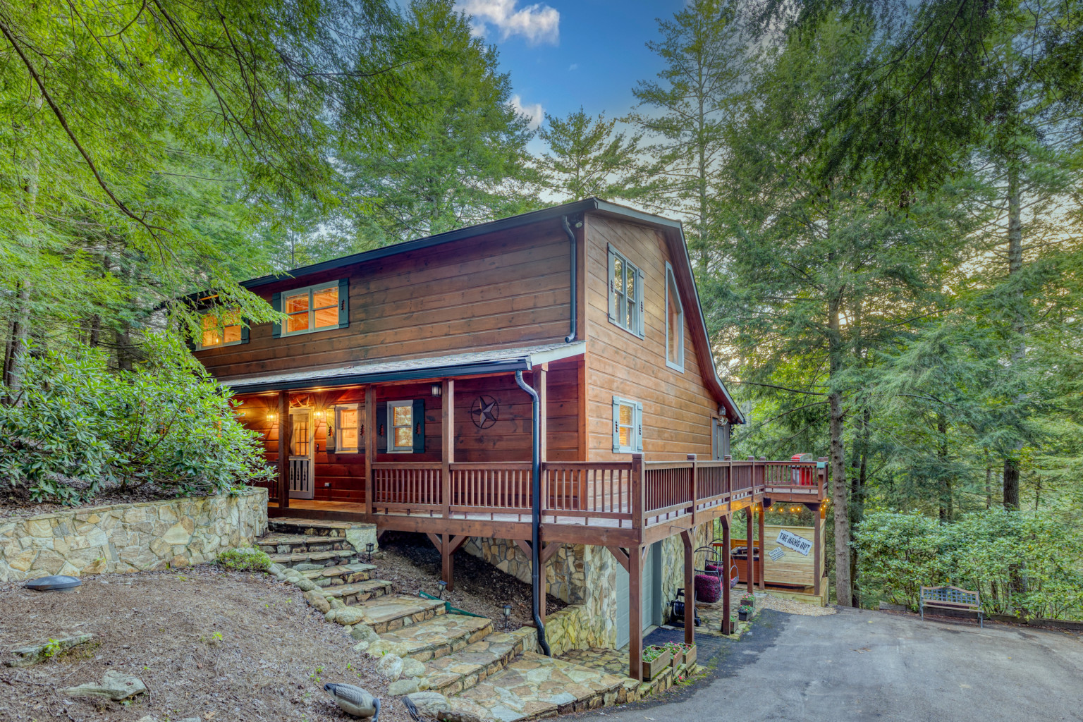 Cherry Log GA Cabin Rentals | Treehouse Rentals in North Georgia