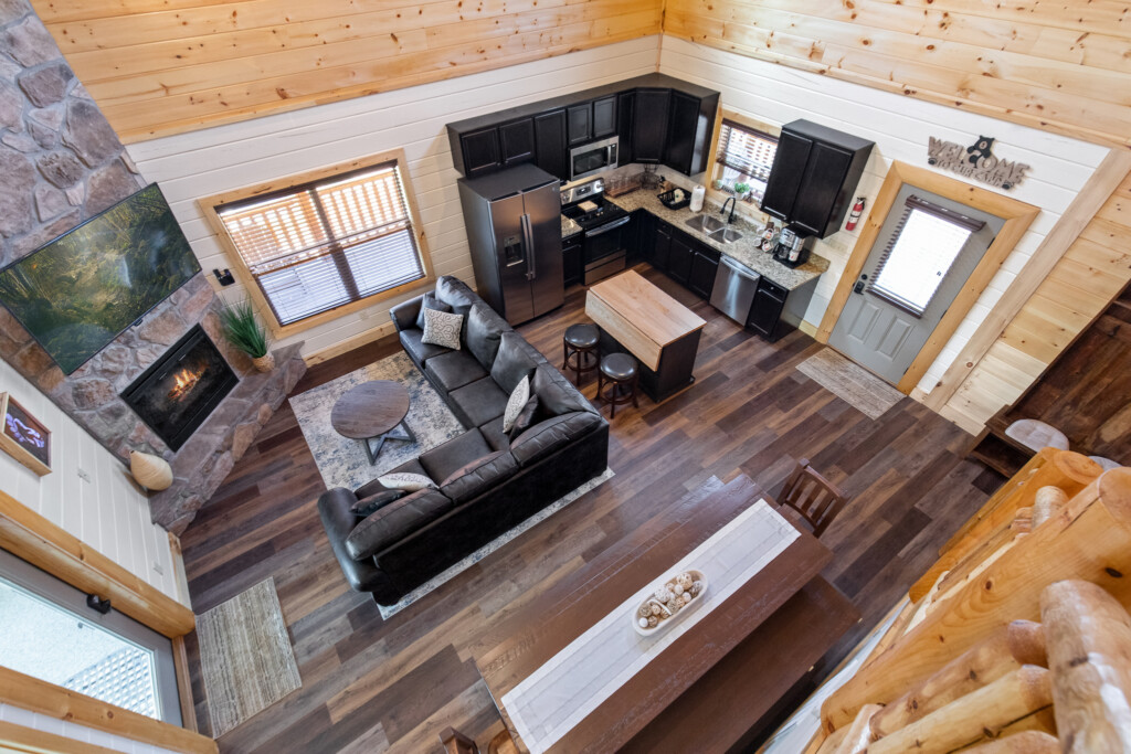 Pigeon Forge Cabin Rentals With Swimming Pool | Hot Tub & View!