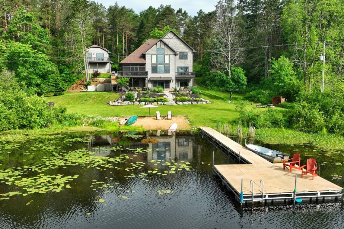 Lakehouse Rentals